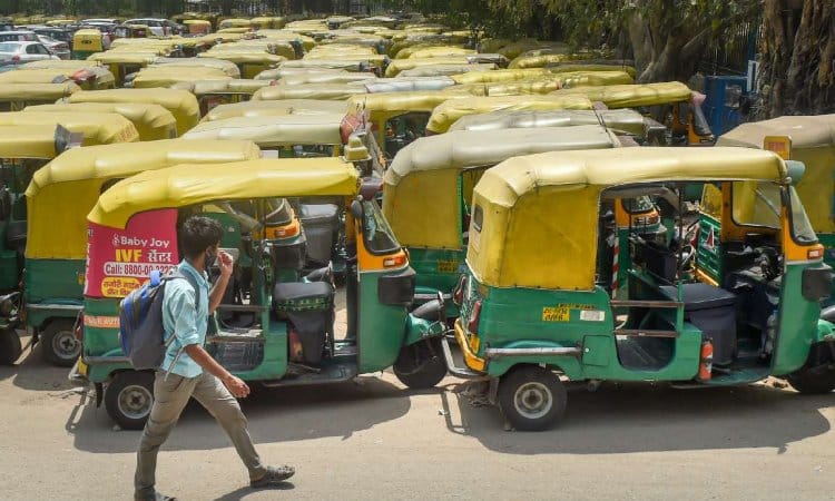 Only electric auto-rickshaws permitted to operate in Delhi.|டெல்லியில் ...