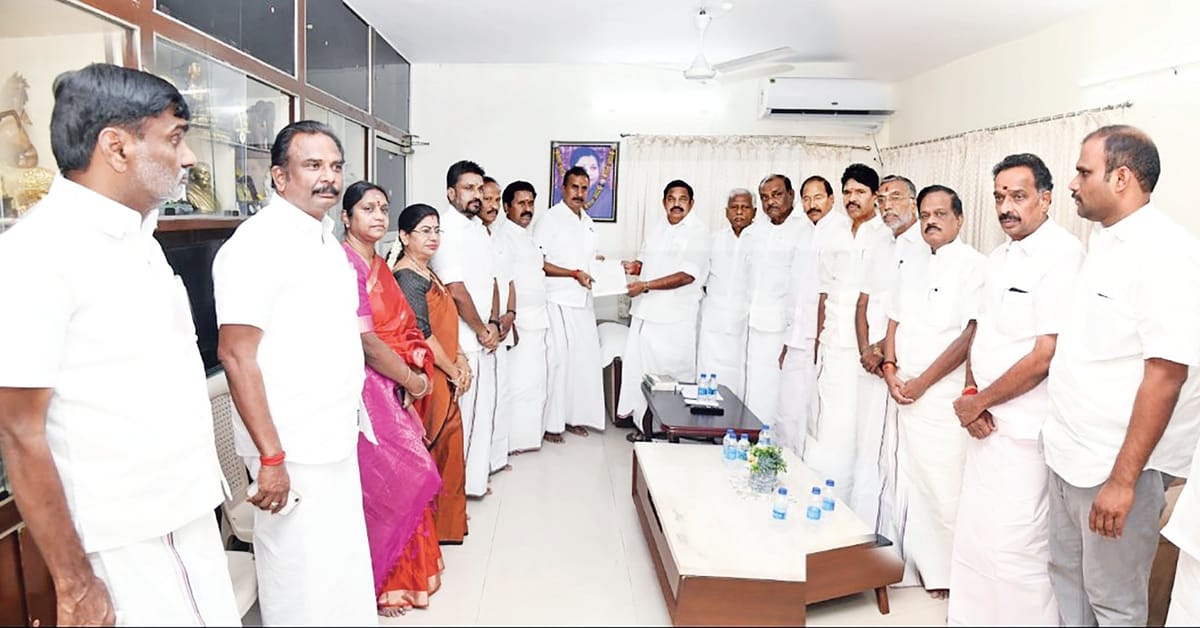 AIADMK feud ends as rebels back with EPS; CVS isol­ated