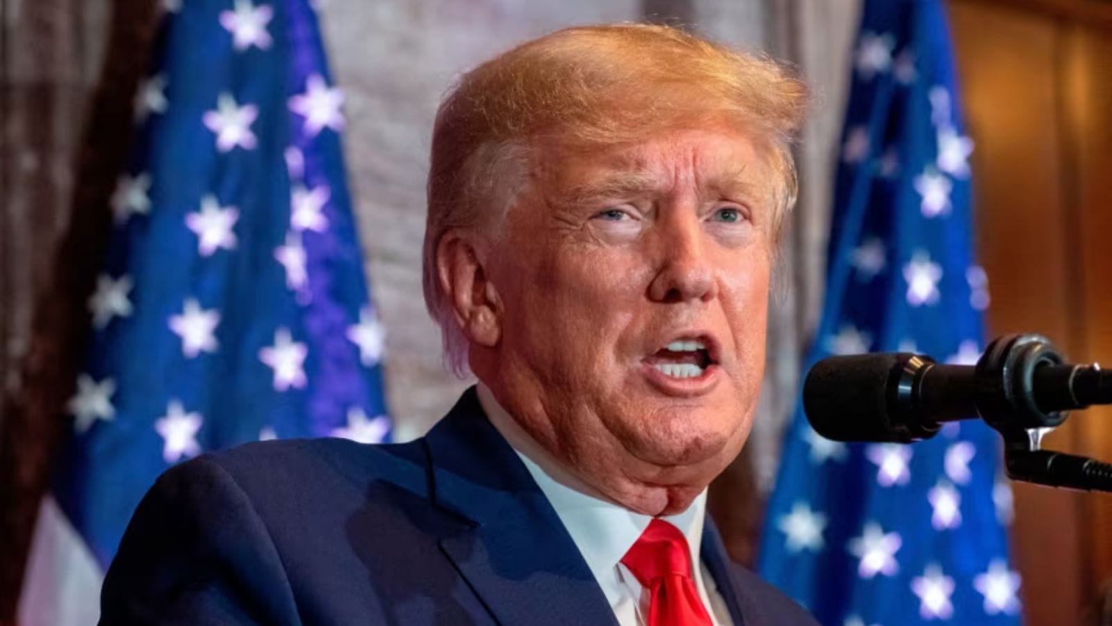 Trump meets with aides to determine whether to move forward with Iran deal
