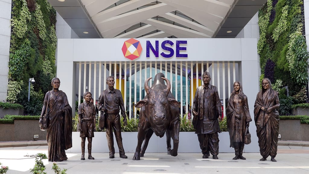 Sensex tumbles 786 points in early trade after five-day rally as IT ...