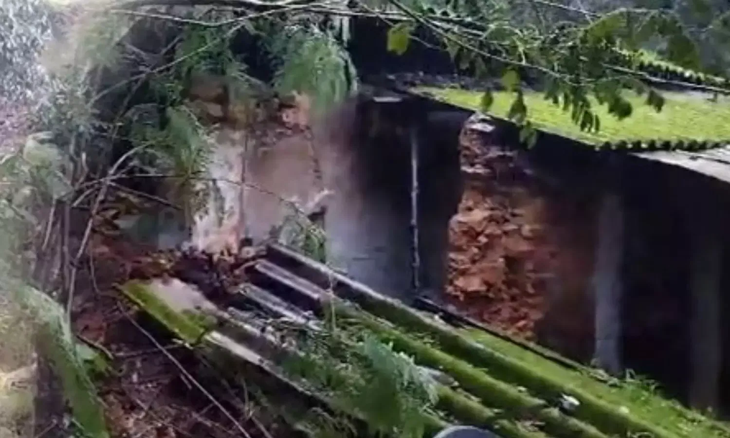 2 killed in Valparai mudslide, one dead in house collapse near Pollachi ...