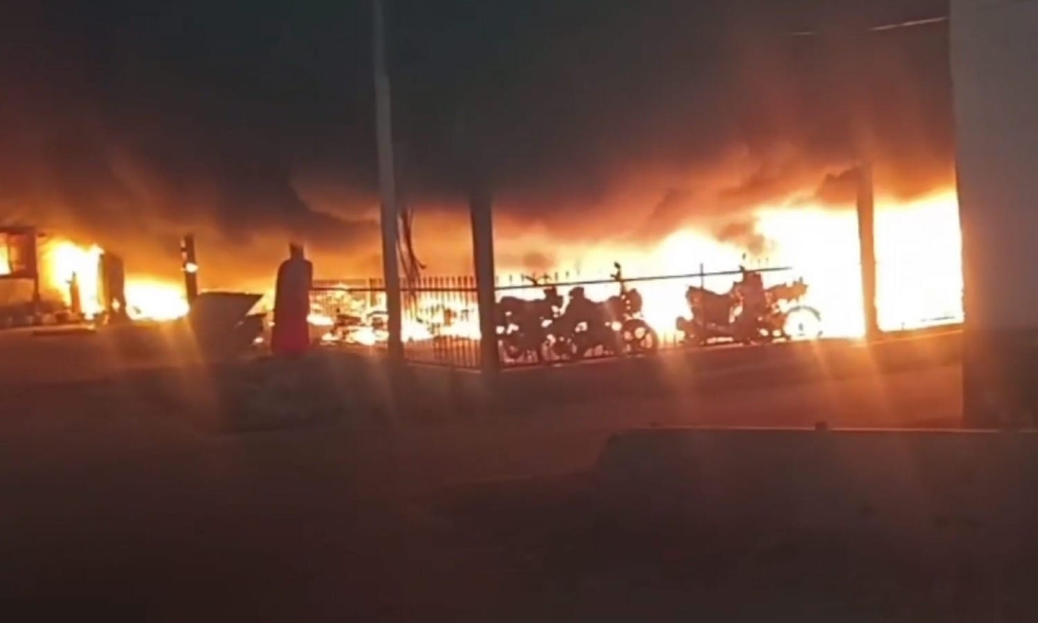Six workers killed in explosion at cracker unit near Sattur