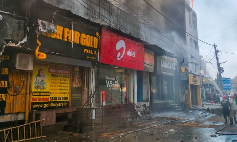 Fire breaks out in Rajouri Garden restaurant; 10 fire tenders rushed