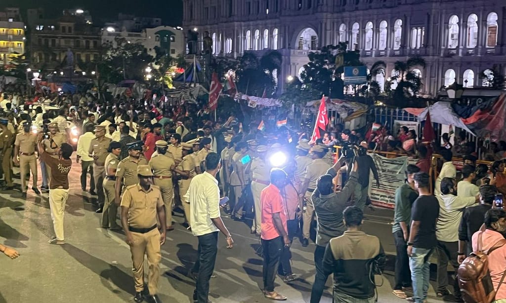 Chennai cleanliness workers' protest: Women released after arrest, men ...
