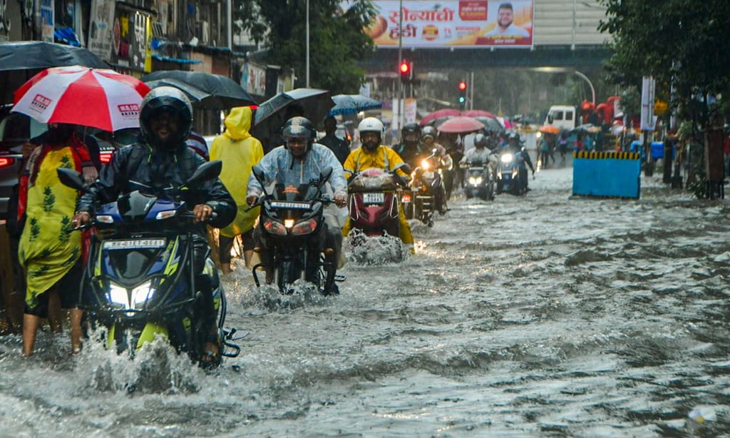 Mumbai receives nearly 300 mm rain; air, road, rail services hit; 500 ...