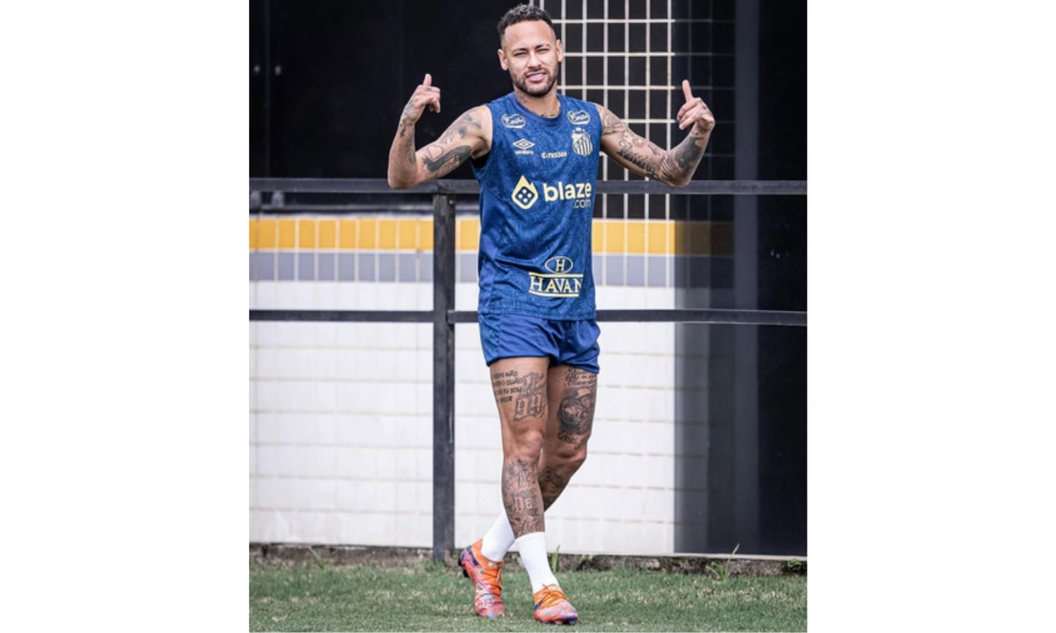 Neymar eyes return after thigh injury