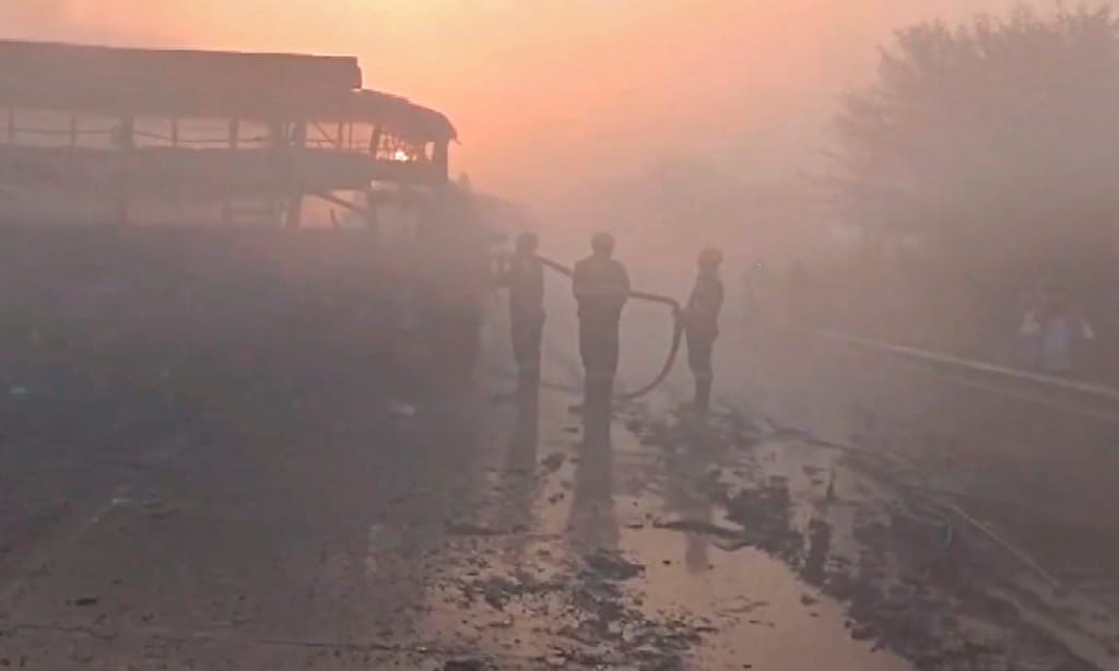 Mathura fog tragedy: 13 dead, 25 injured in Yamuna Expressway pile-up ...