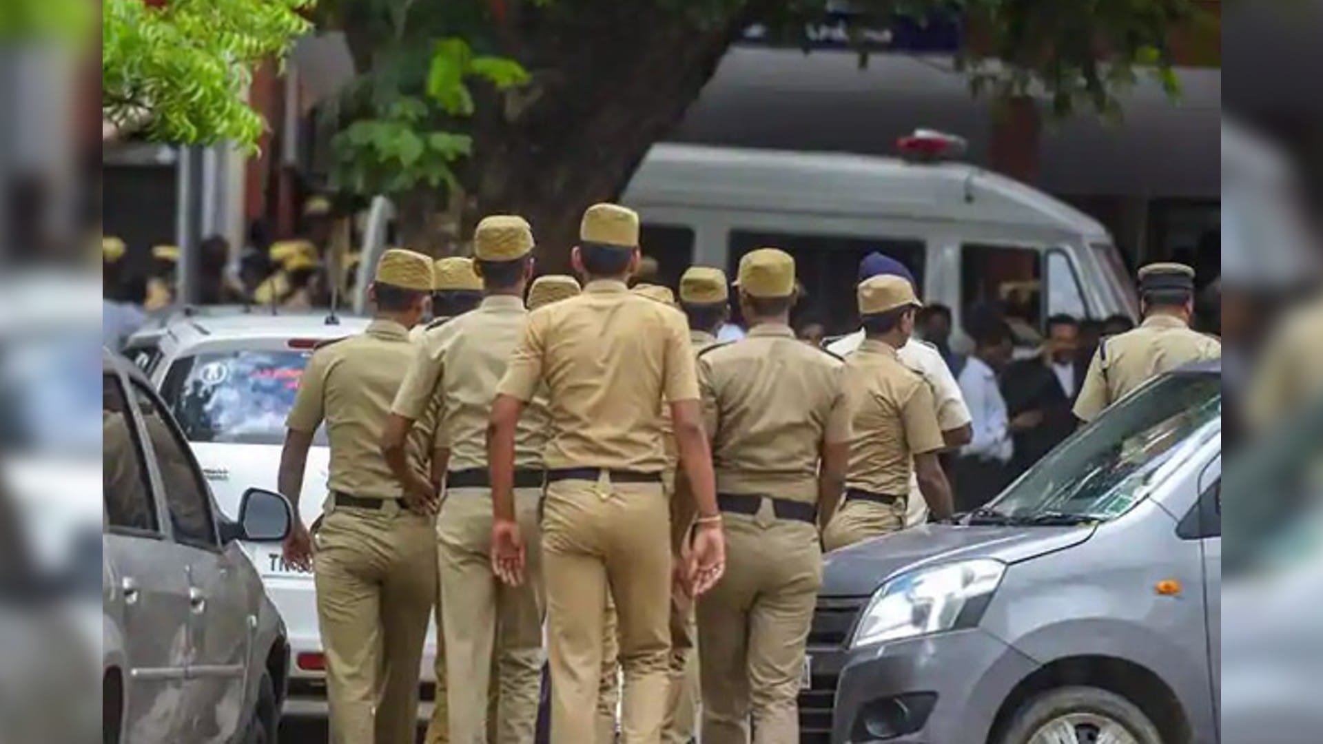 4 policemen transferred to vacancy reserve