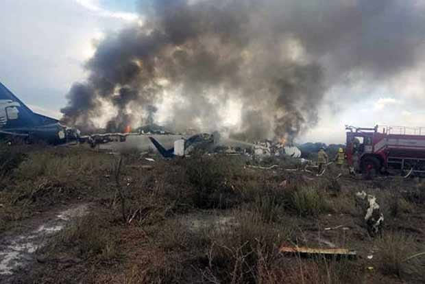 One dead, 1 injured in plane crash in Canada