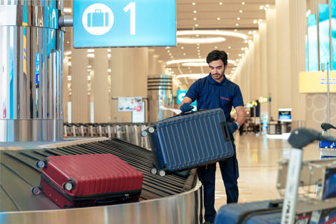 Say goodbye to baggage claim stress: Dubai to offer luggage delivery ...