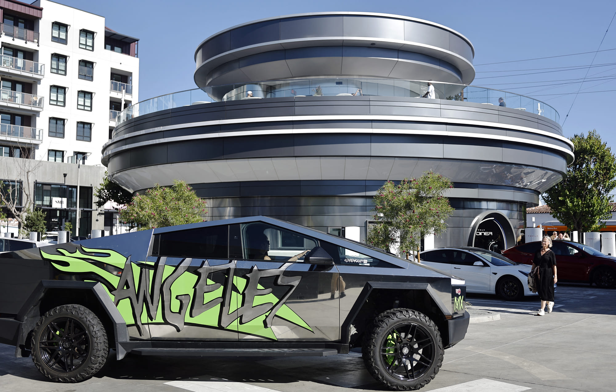 Tesla Cybertruck sales down 48.1% in 2025: Here's why