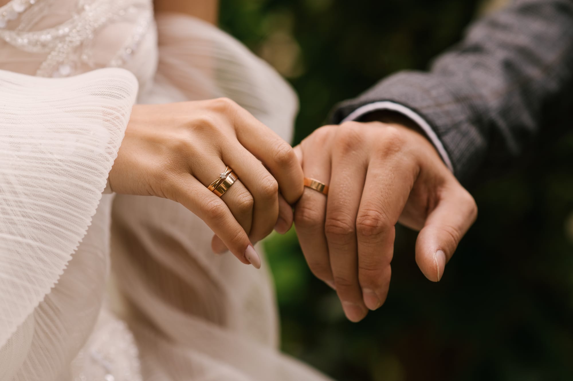 Tragedy at Egyptian wedding: Groom collapses while dancing with bride