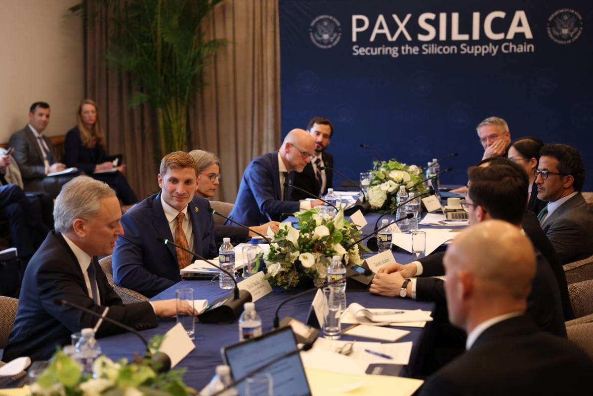 Pax Silica: UAE Joins Global AI Tech Bloc, Reshaping Economic Strategies