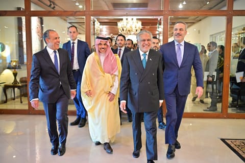 Pakistan Leads Push for Middle East Peace, Offers to Host US-Iran Talks ...