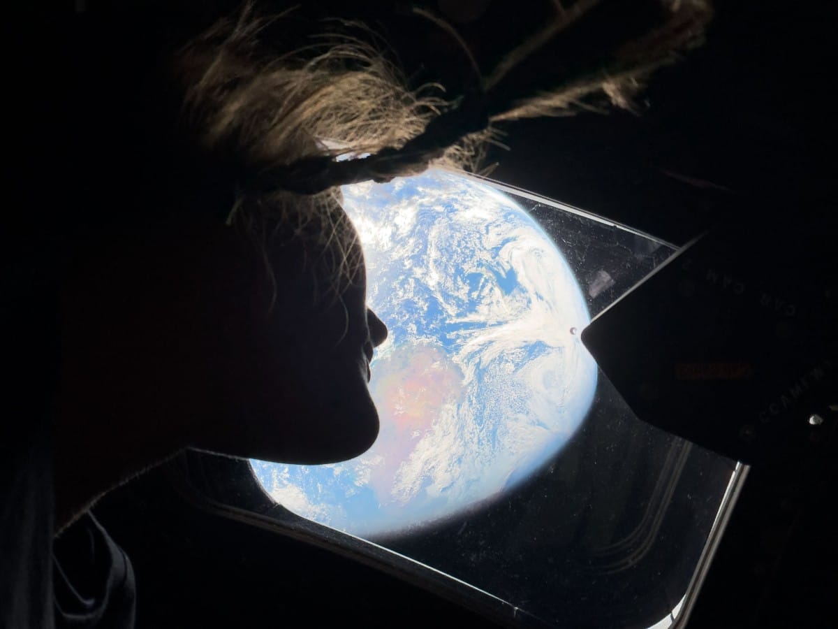 Why NASA approved iPhone 17 Pro Max for Artemis II Moon Mission: Inside ...