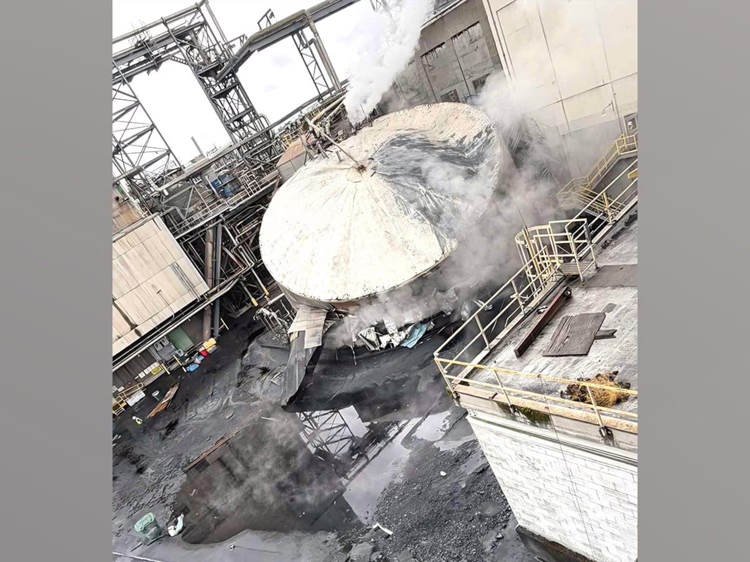 Deaths confirmed in chemical incident at US plant