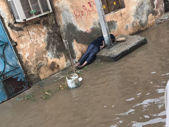 Viral video shows Filipino rescuing elderly man stuck in Jeddah floods