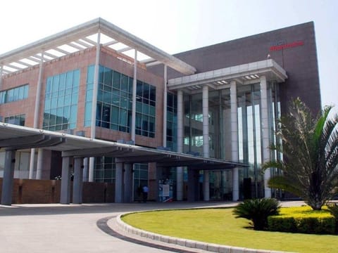 Tech Mahindra acquires Momenton, Tenzing