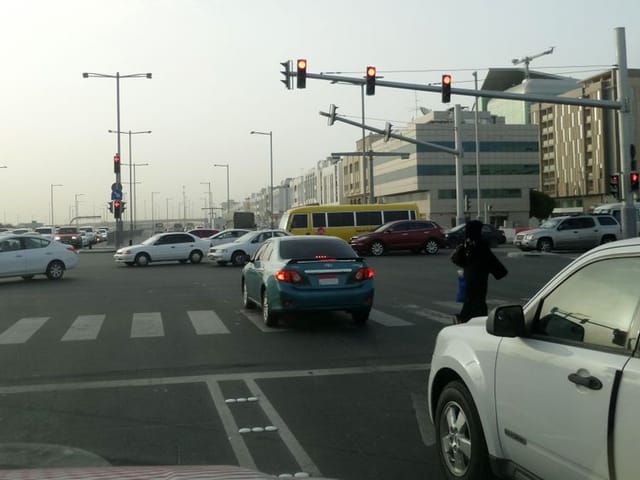 UAE sees 271 accidents from red light violations in 2024