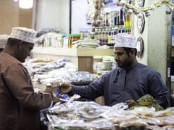 Oman sets new wage transfer compliance deadlines for companies