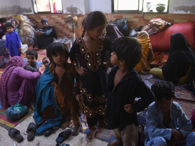 Cyclone Biparjoy: Pakistanis urged not to panic but work with authorities