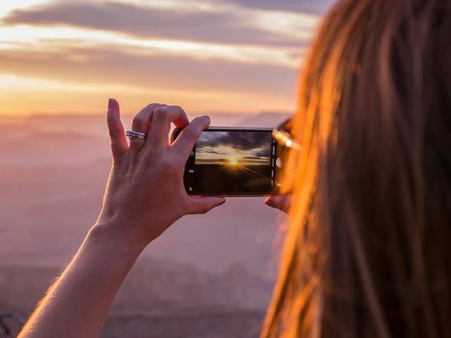 5 best camera smartphones in UAE, for 2024